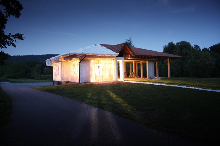 Shopping Bag House by Ghigos Ideas and LOGh - 谷德设计网