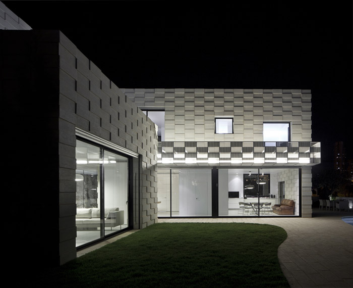 Barud House by Paritzki & Liani Architects - 谷德设计网