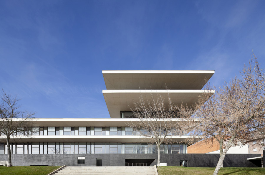 Administrative Multifunctional Building - 谷德设计网