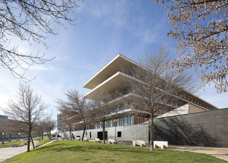 Administrative Multifunctional Building - 谷德设计网