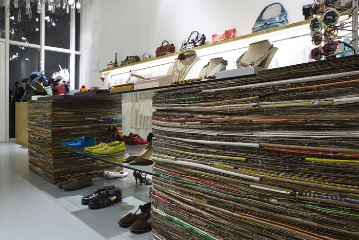 ”Trash & Diamond” a secondhand clothes shop in Beijing - 谷德设计网