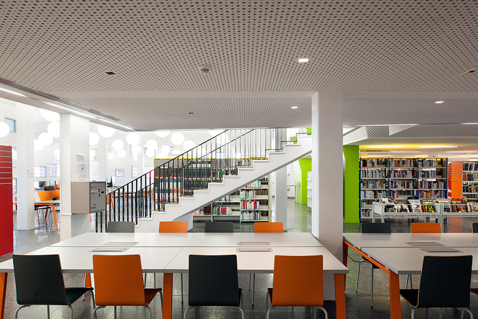 New University Library , Guyanese / rh+ architecture - 谷德设计网