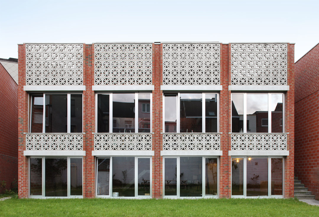 Mixed use infill: 3 houses and an office by Collectief Noord - 谷德设计网