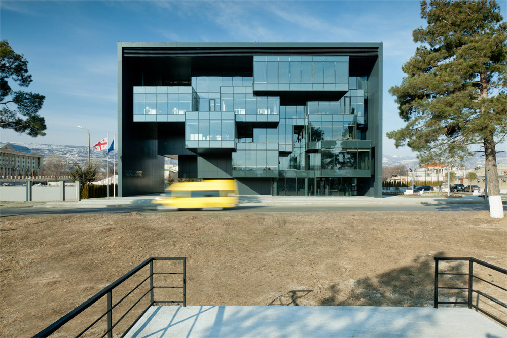Prosecutor’s Office / Architects of Invention - 谷德设计网