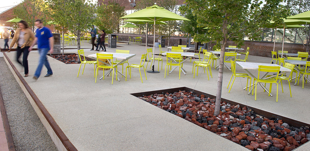 2014 ASLA Universal Design Honor Award:Urban Outfitters Headquarters ...