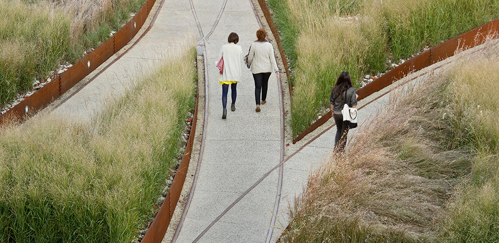 2014 ASLA Universal Design Honor Award:Urban Outfitters Headquarters ...