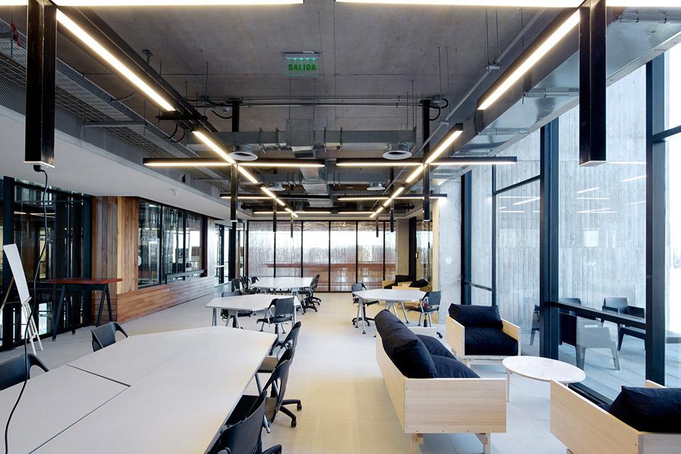 UC Innovation Center / ELEMENTAL - 谷德设计网