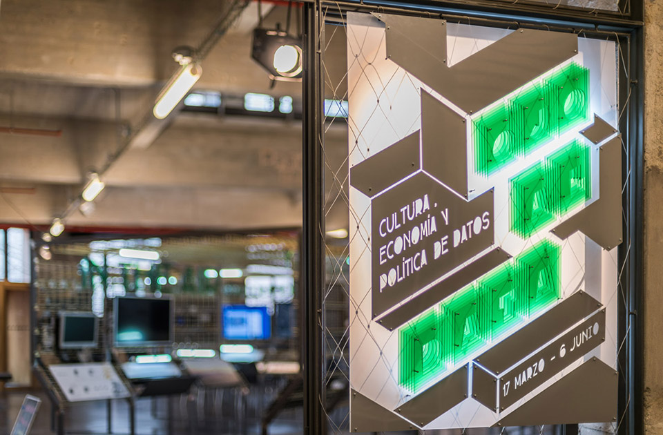 OJO AL DATA Exhibition Design / PKMN Architectures - 谷德设计网