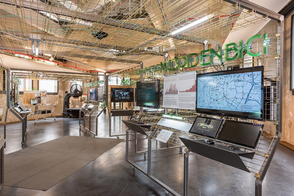 OJO AL DATA Exhibition Design / PKMN Architectures - 谷德设计网