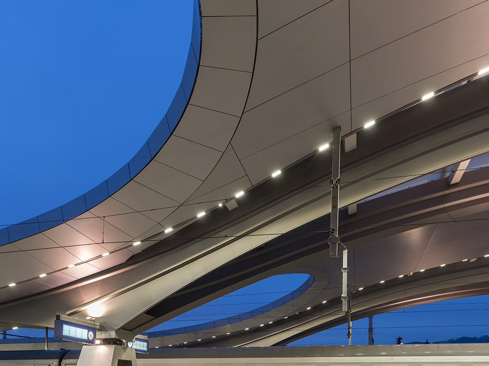 New platform canopy at the Main Train Station in Graz / Zechner ...