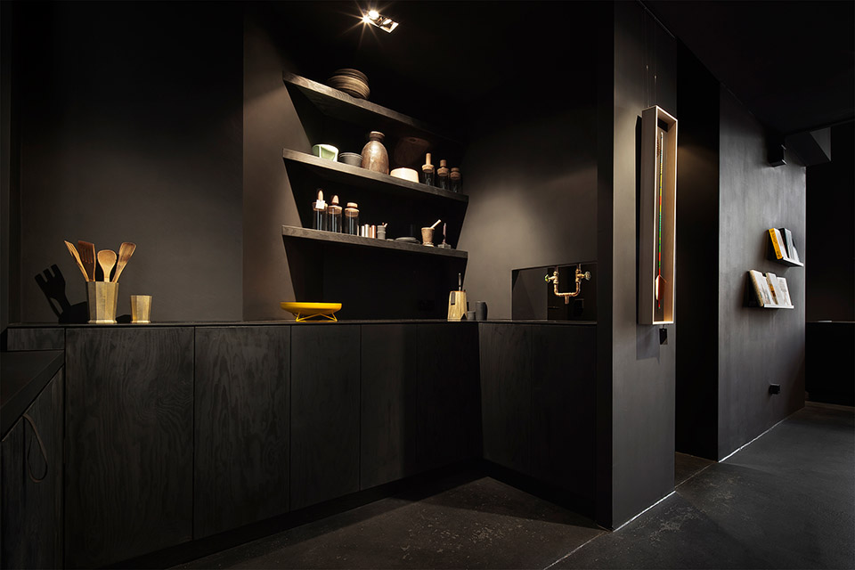 Berlin Concept Store Bazar Noir by Hidden Fortress - 谷德设计网