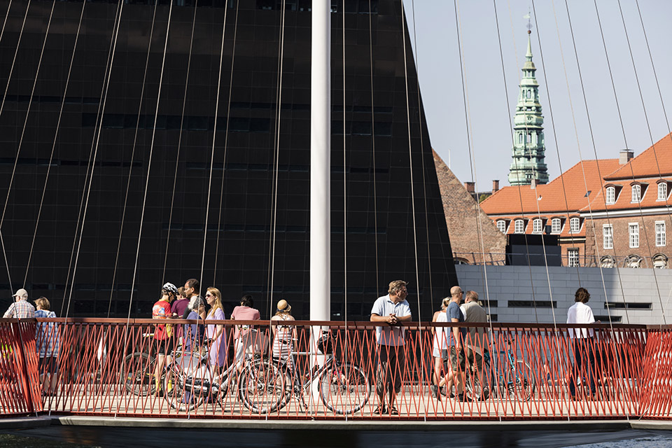 Cirkelbroen (The circle bridge), Copenhagen by Olafur Eliasson - 谷德设计网