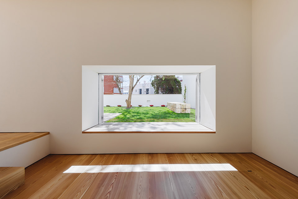 The phenomenal renovation of a historic house in Coimbra / Jorge ...