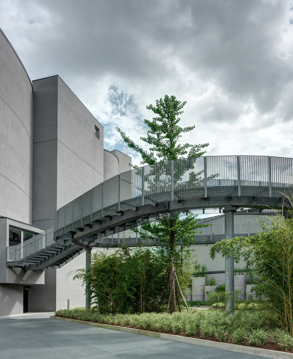 Office and Data Processing Center Building in Milan by GIUSSANIARCH - 谷德设计网