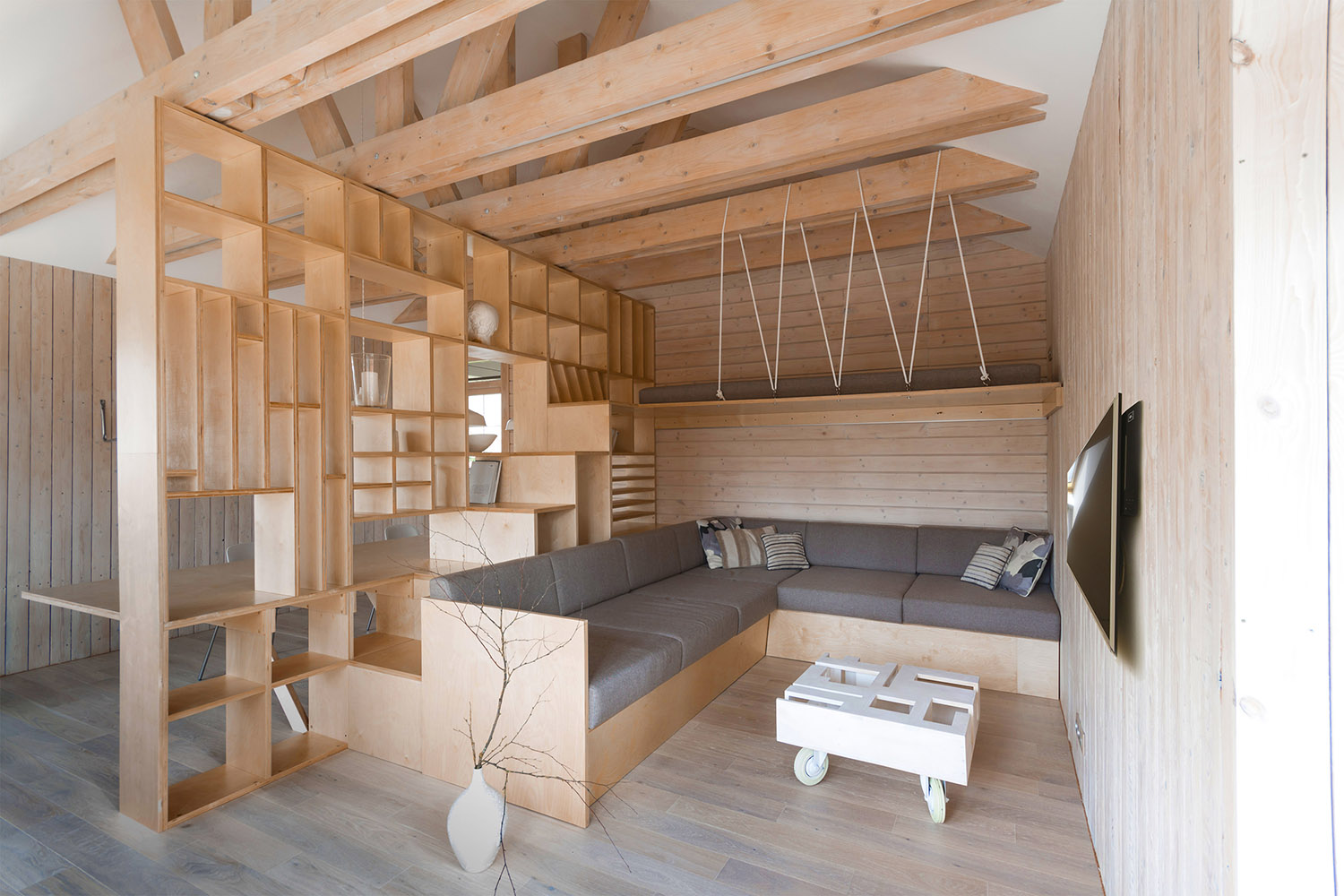 Workroom for architects by Ruetemple - 谷德设计网