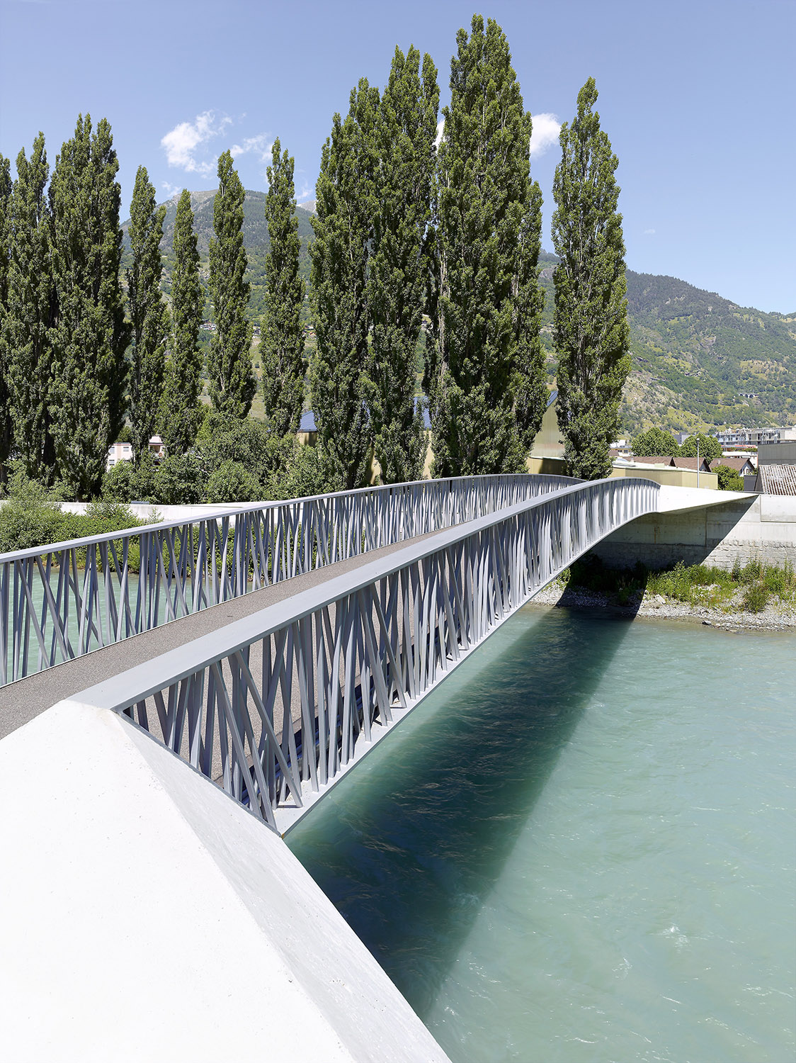 Footbridge over the Vispa by Savioz Fabrizzi Architectes - 谷德设计网