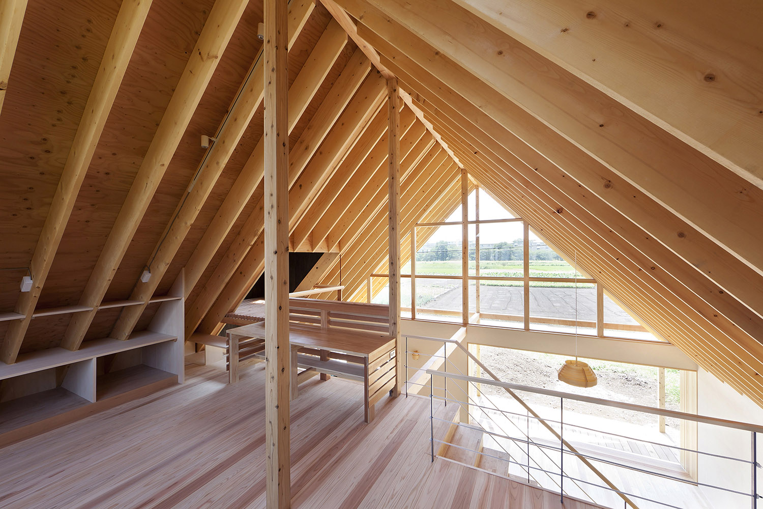 A gabled roof in Kawagoe by Hidetoshi Sawa - 谷德设计网