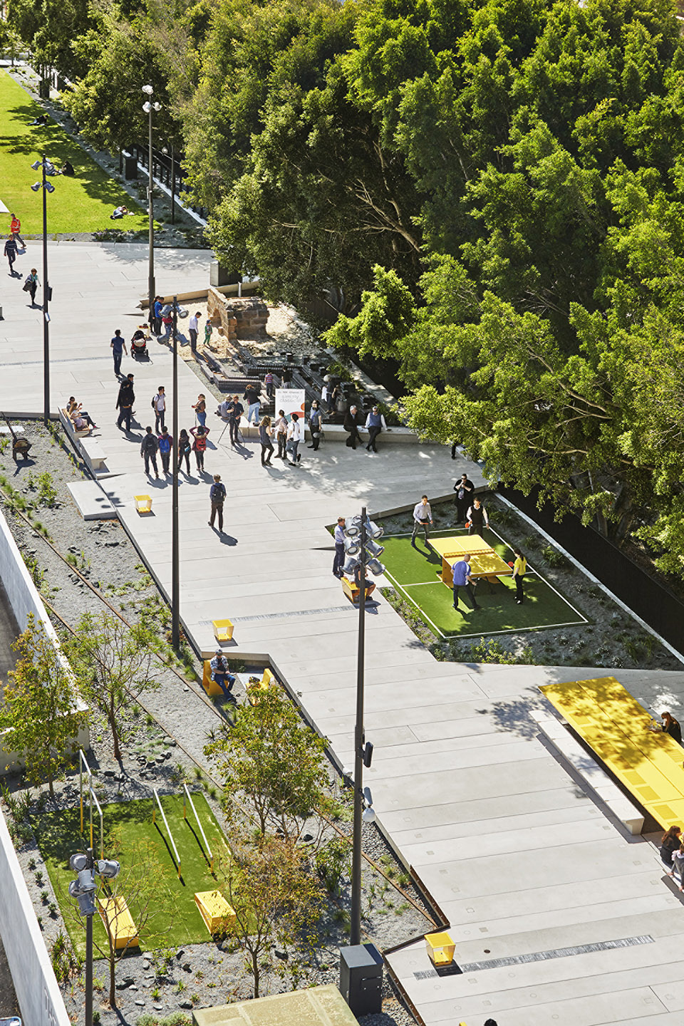 The Goods Line by ASPECT Studios with CHROFI for the Sydney Harbour ...