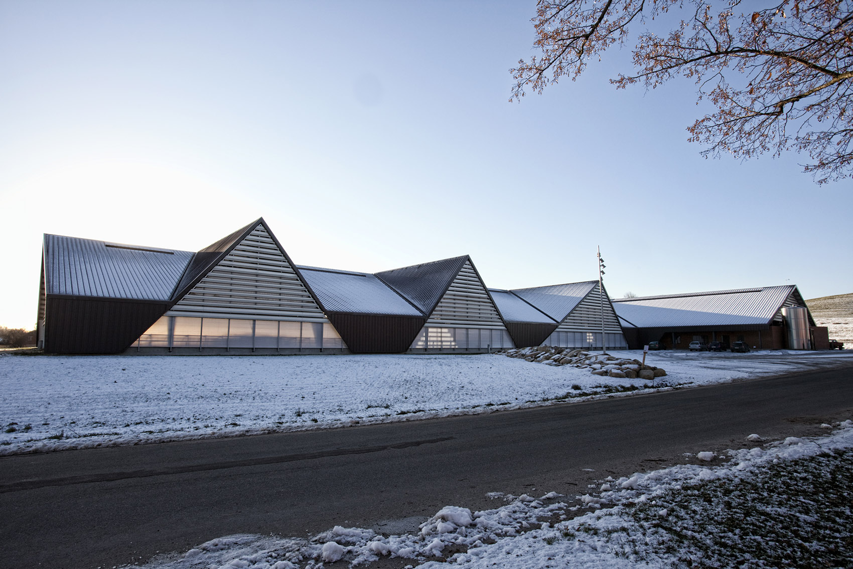 Vejlskovgaard – an agricultural building of the future by LUMO ...