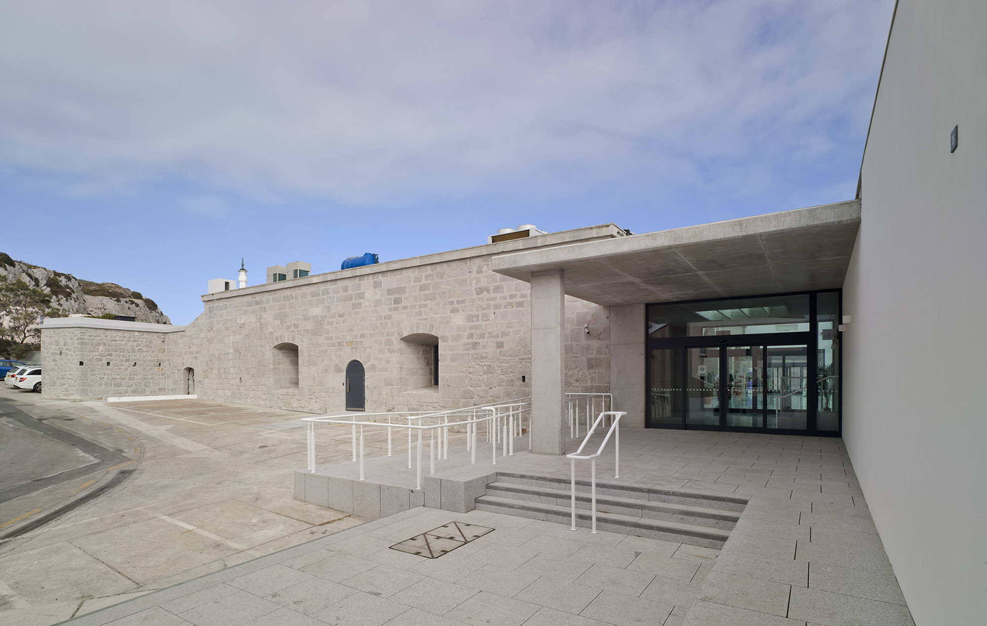 Gibraltar University by AYALTOINTEGRAL S.L - 谷德设计网