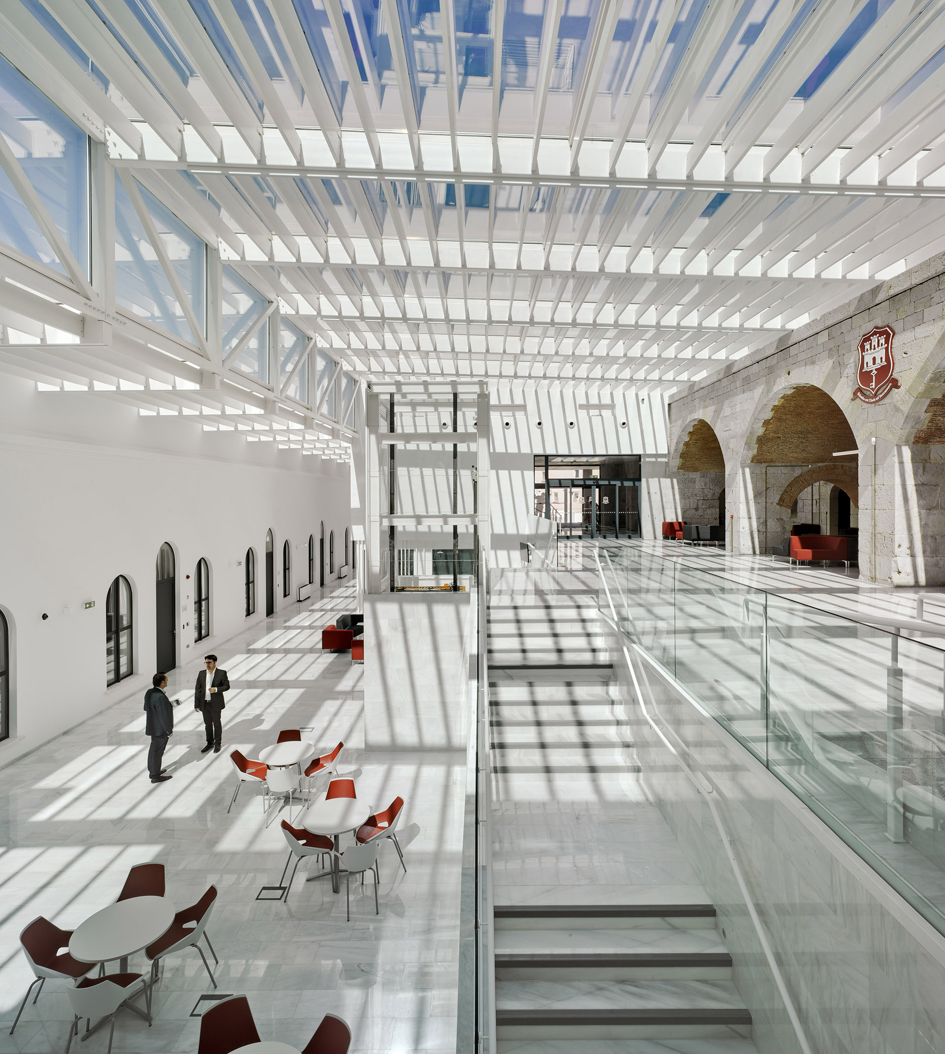 Gibraltar University by AYALTOINTEGRAL S.L - 谷德设计网