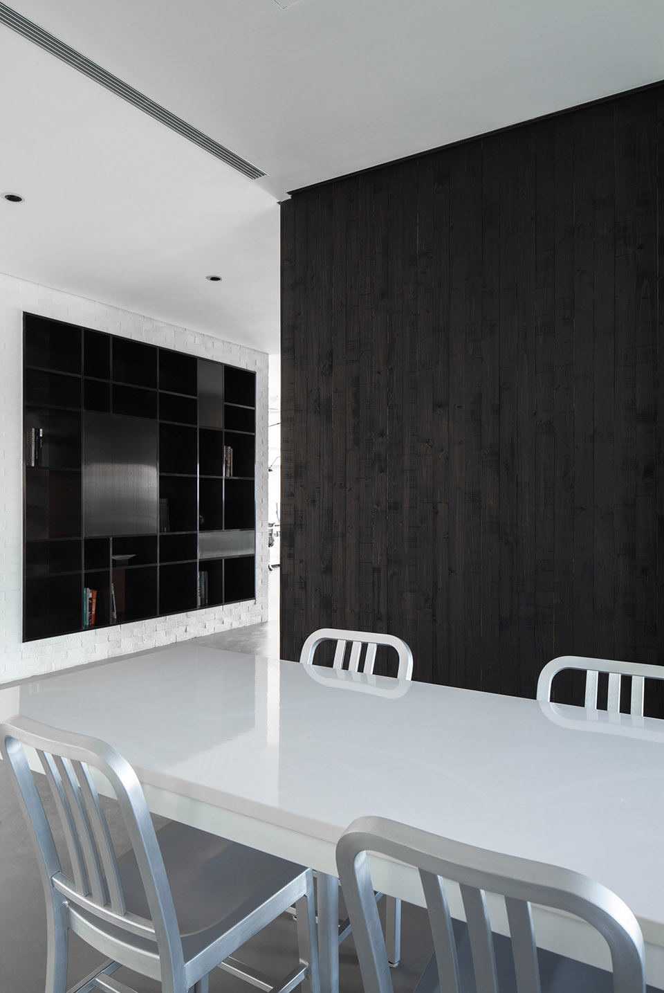 One House Interior Design Office by The One House - 谷德设计网