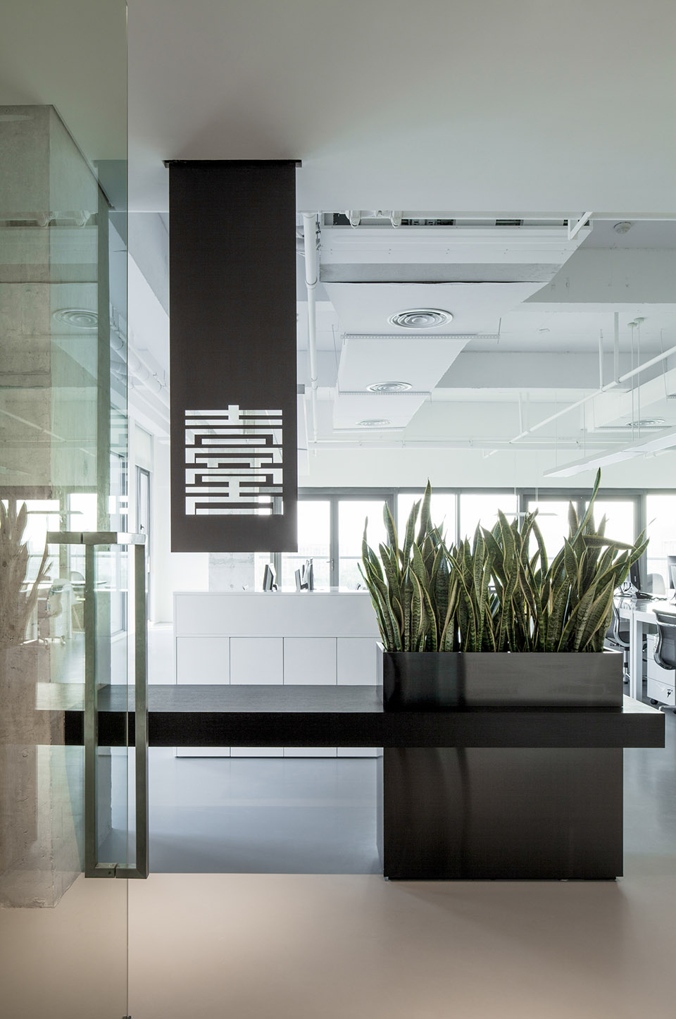 One House Interior Design Office by The One House - 谷德设计网