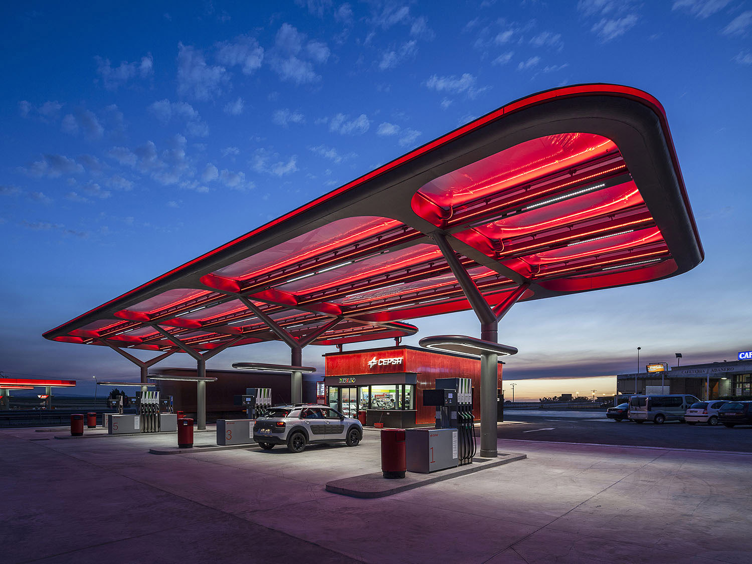CEPSA, new Flagship Service Station,Adanero, Ávila, Spain - 谷德设计网