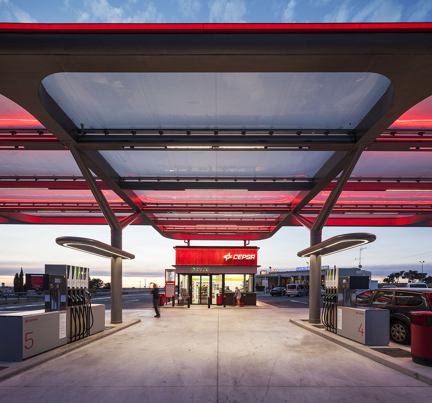 CEPSA, new Flagship Service Station,Adanero, Ávila, Spain - 谷德设计网