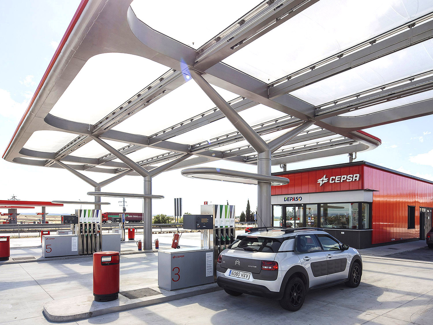 CEPSA, new Flagship Service Station,Adanero, Ávila, Spain - 谷德设计网