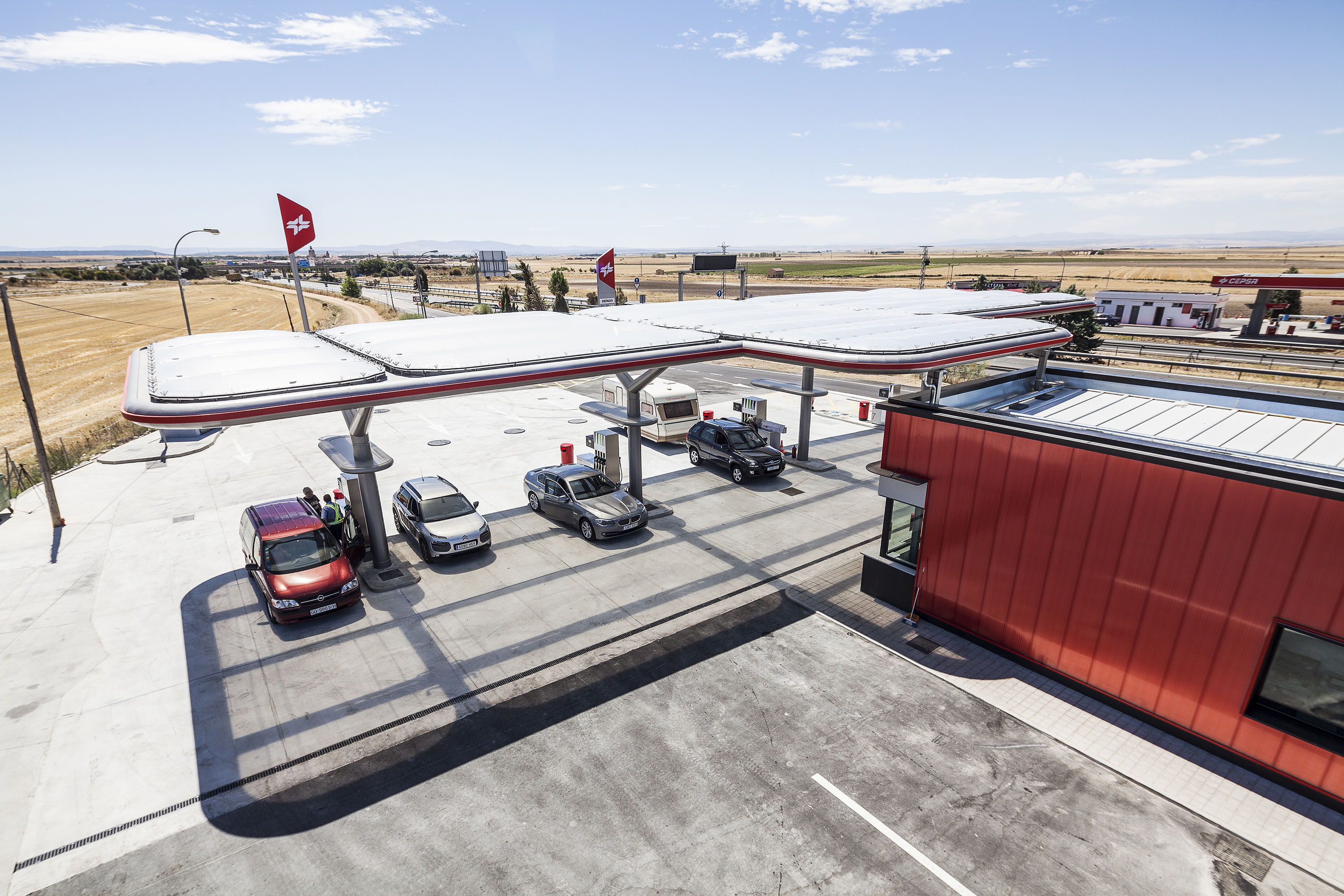 CEPSA, new Flagship Service Station,Adanero, Ávila, Spain - 谷德设计网
