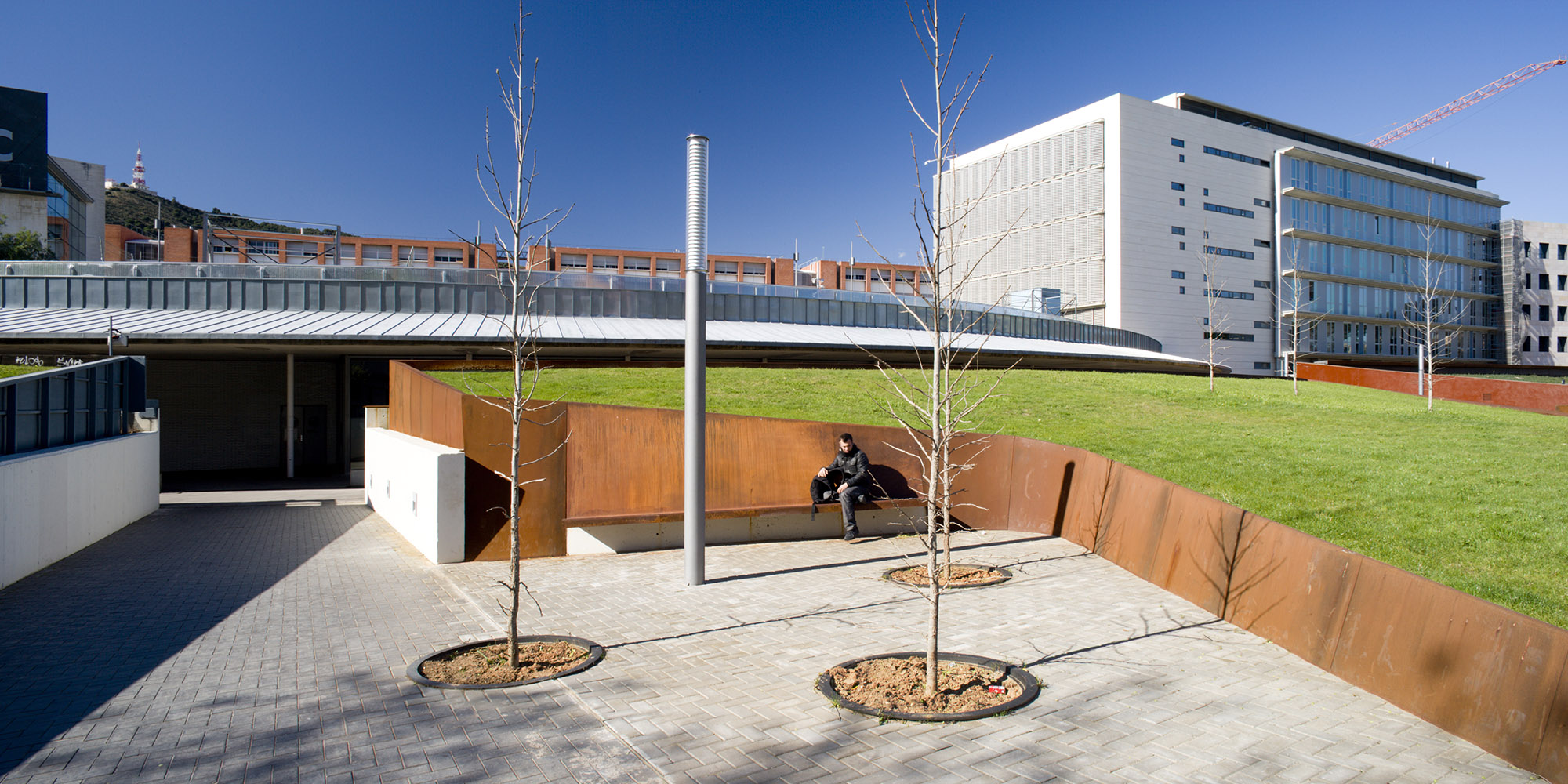 Access area of Campus Nord at UPC University by taller 9s arquitectes ...