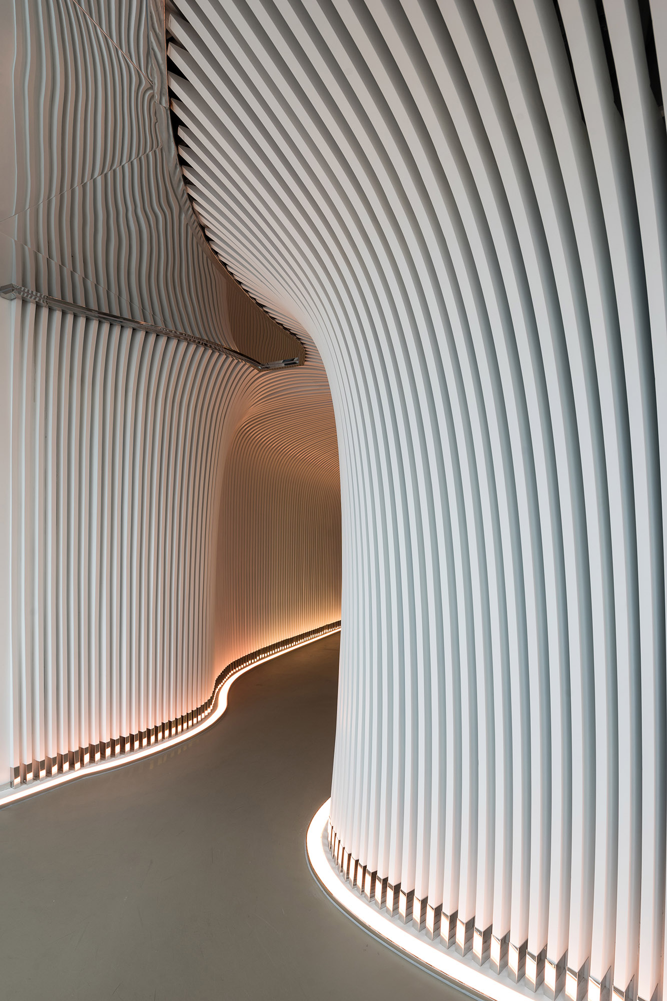 V+ Lounge by the West Lake / Studio Waffles and LYCS Architecture - 谷德设计网