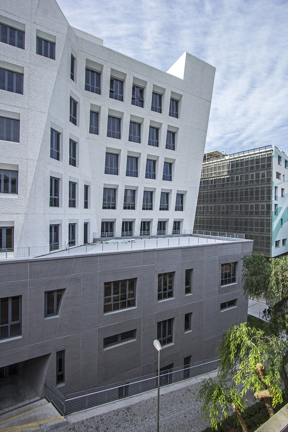 Foreign Language Building at Izmir University of Economics by AUDB - 谷德设计网