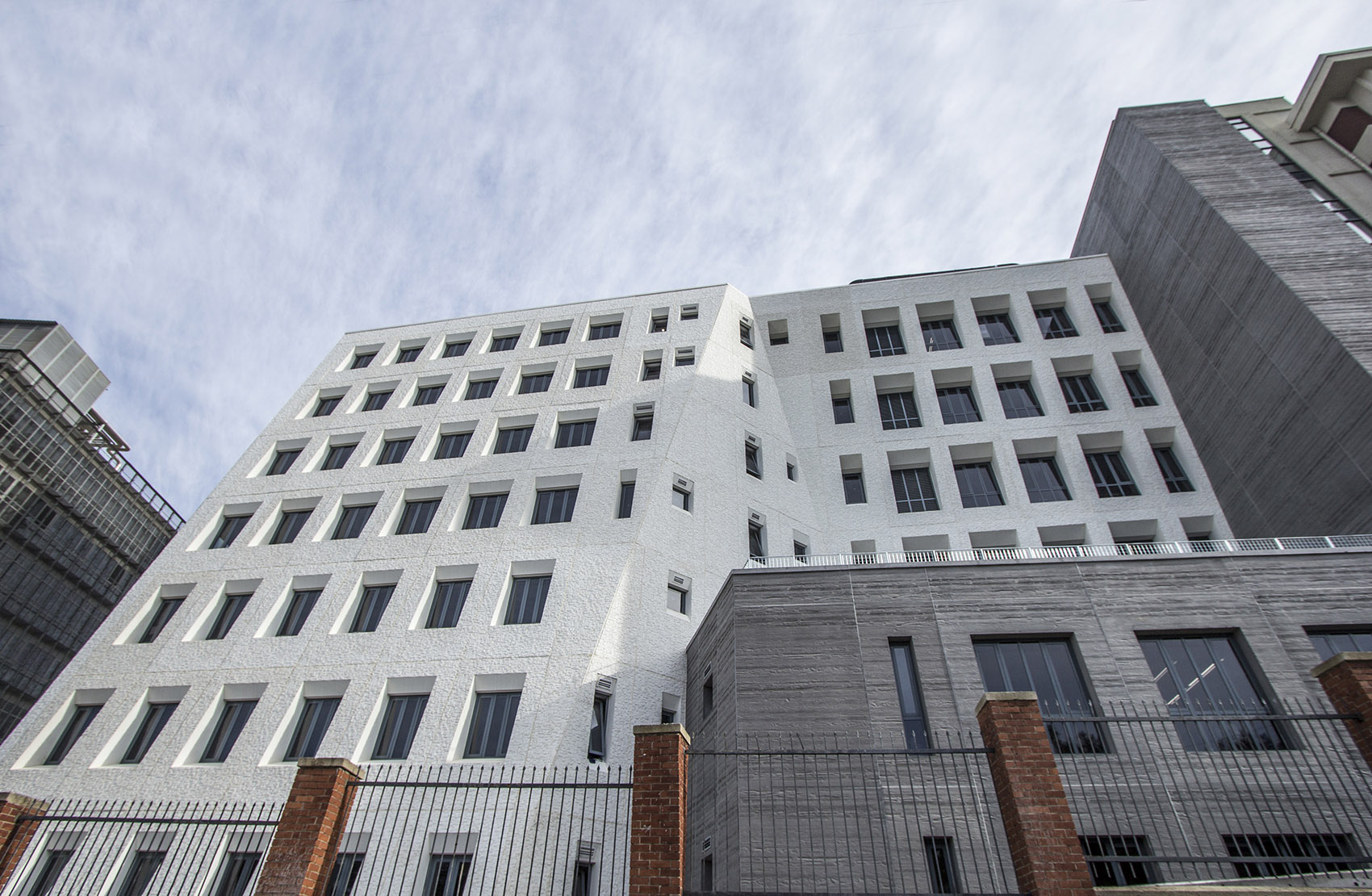 Foreign Language Building at Izmir University of Economics by AUDB - 谷德设计网