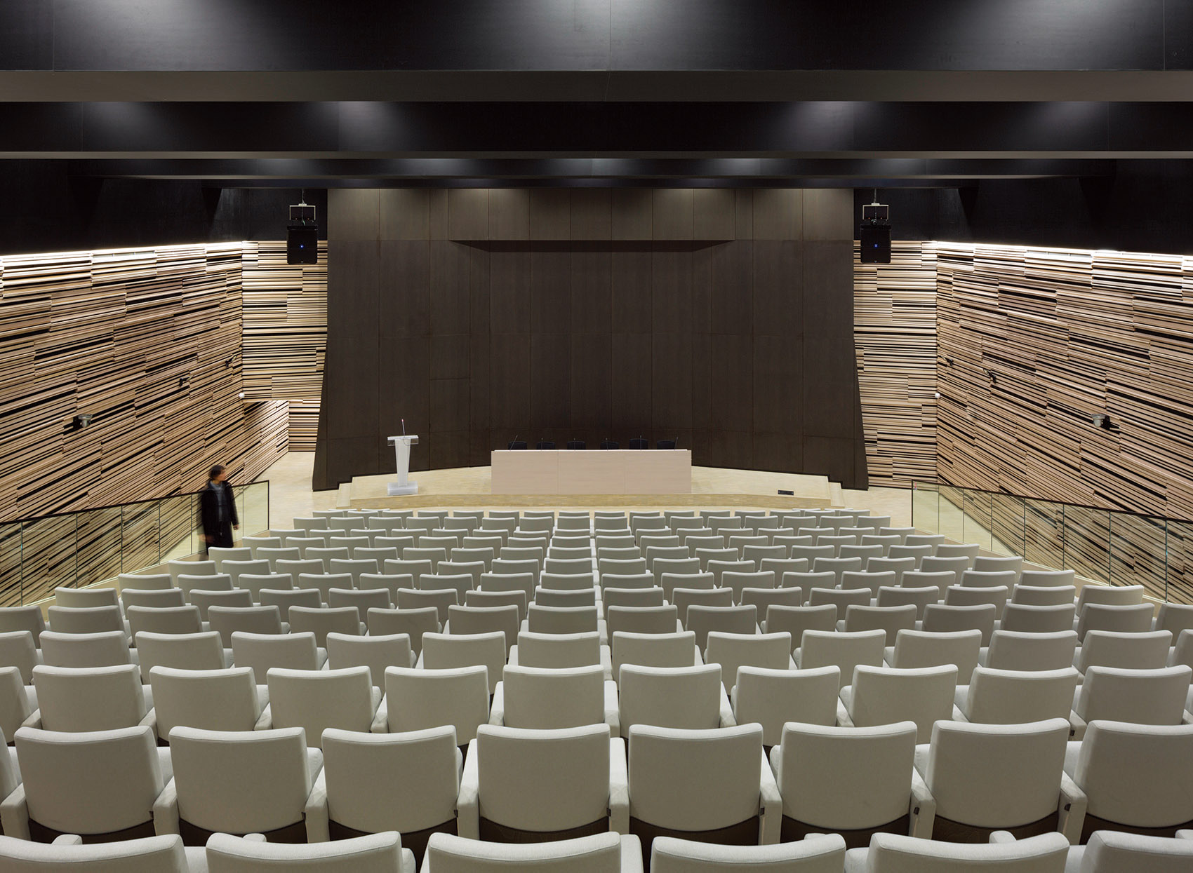 “Hexagone Balard” by Agence Nicolas Michelin & Associates - 谷德设计网