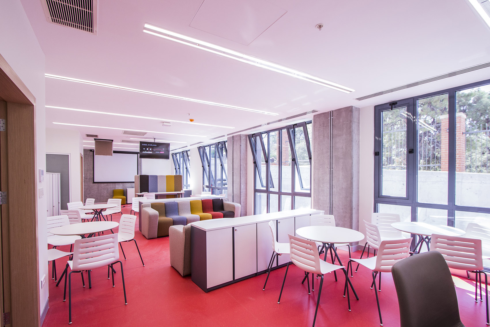 Foreign Language Building at Izmir University of Economics by AUDB - 谷德设计网