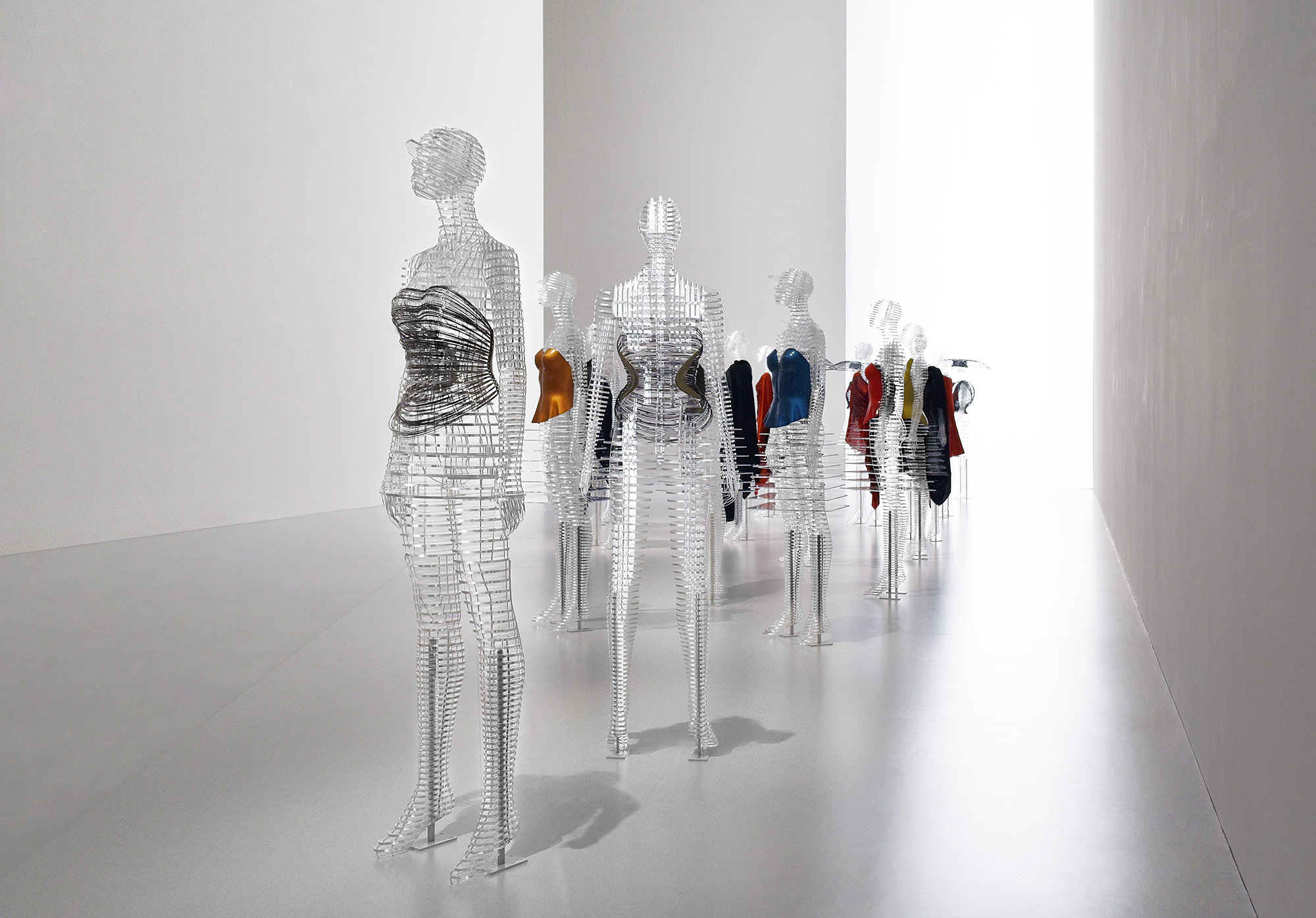 Transparent Body Installation for Miyake Issey by Tokujin Yoshioka - 谷德设计网