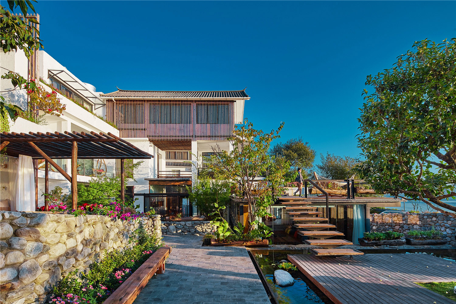 Munwood Lakeside, Yunnan, China by Init Design Office - 谷德设计网