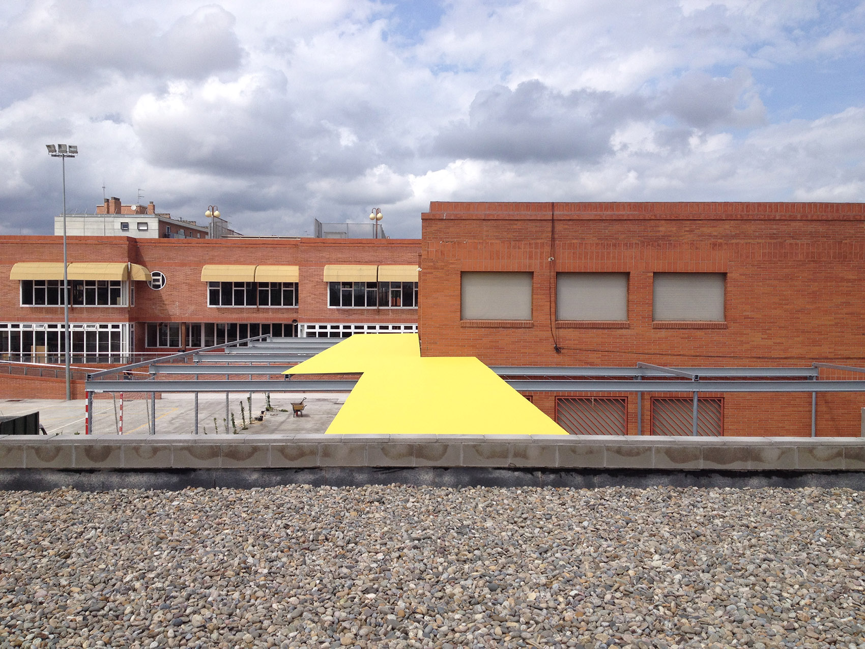 Solar school in Vilanova i la Geltrú by AIXOPLUC - 谷德设计网