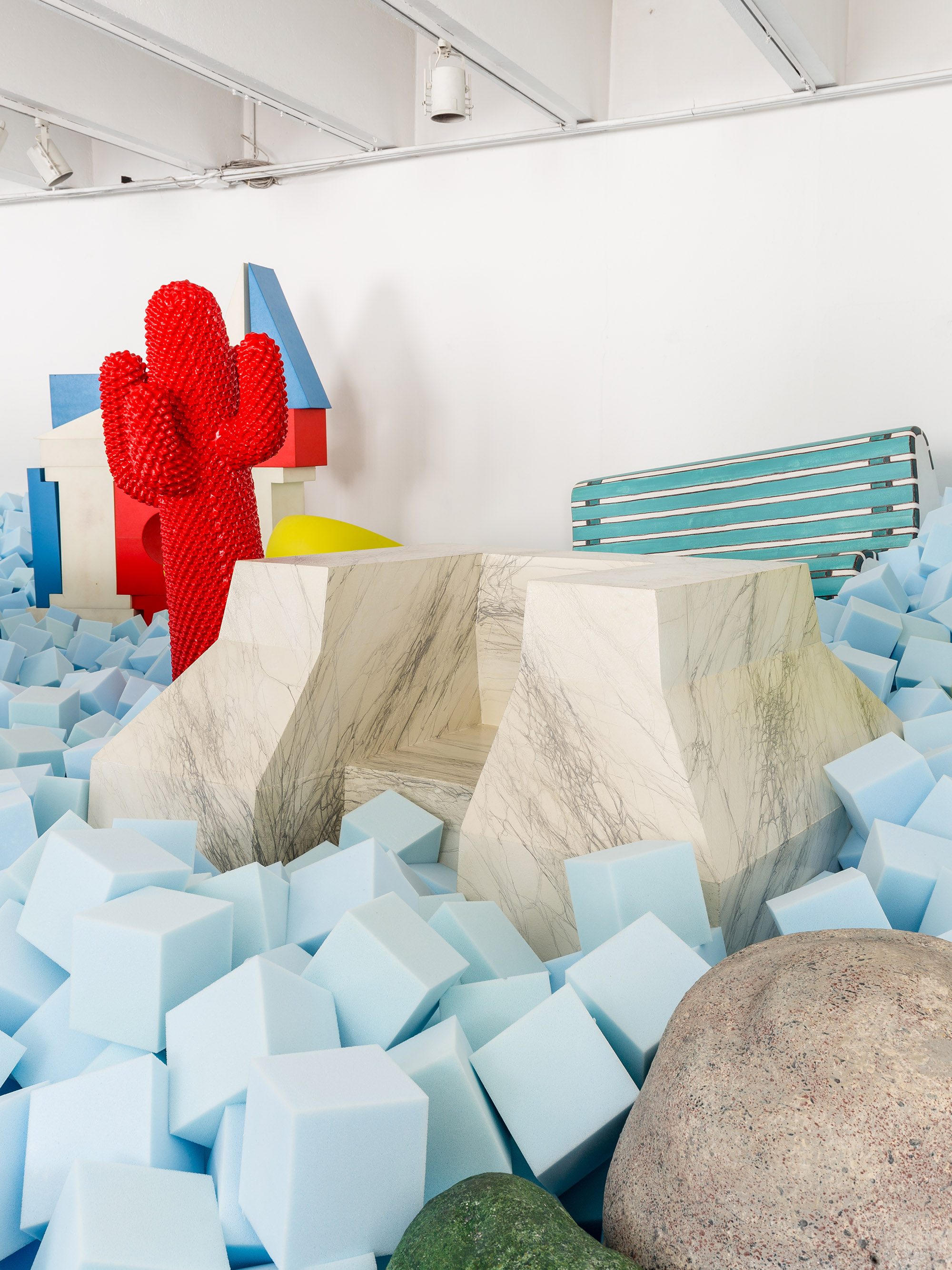 GUFRAM ON THE ROCKS - 谷德设计网