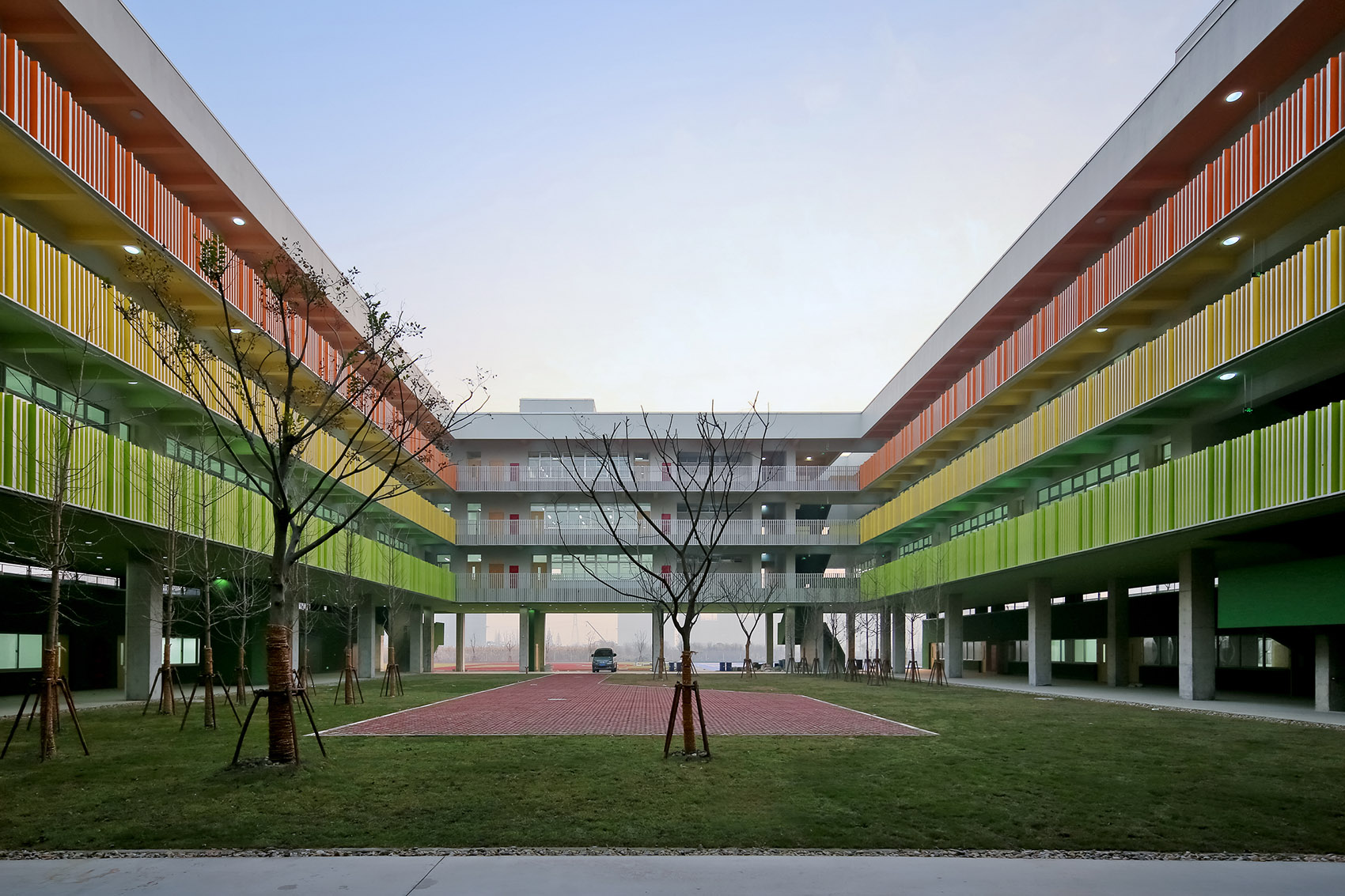 Songdian Road Junior High School, Qingpu, Shanghai by Atelier Z+ - 谷德设计网