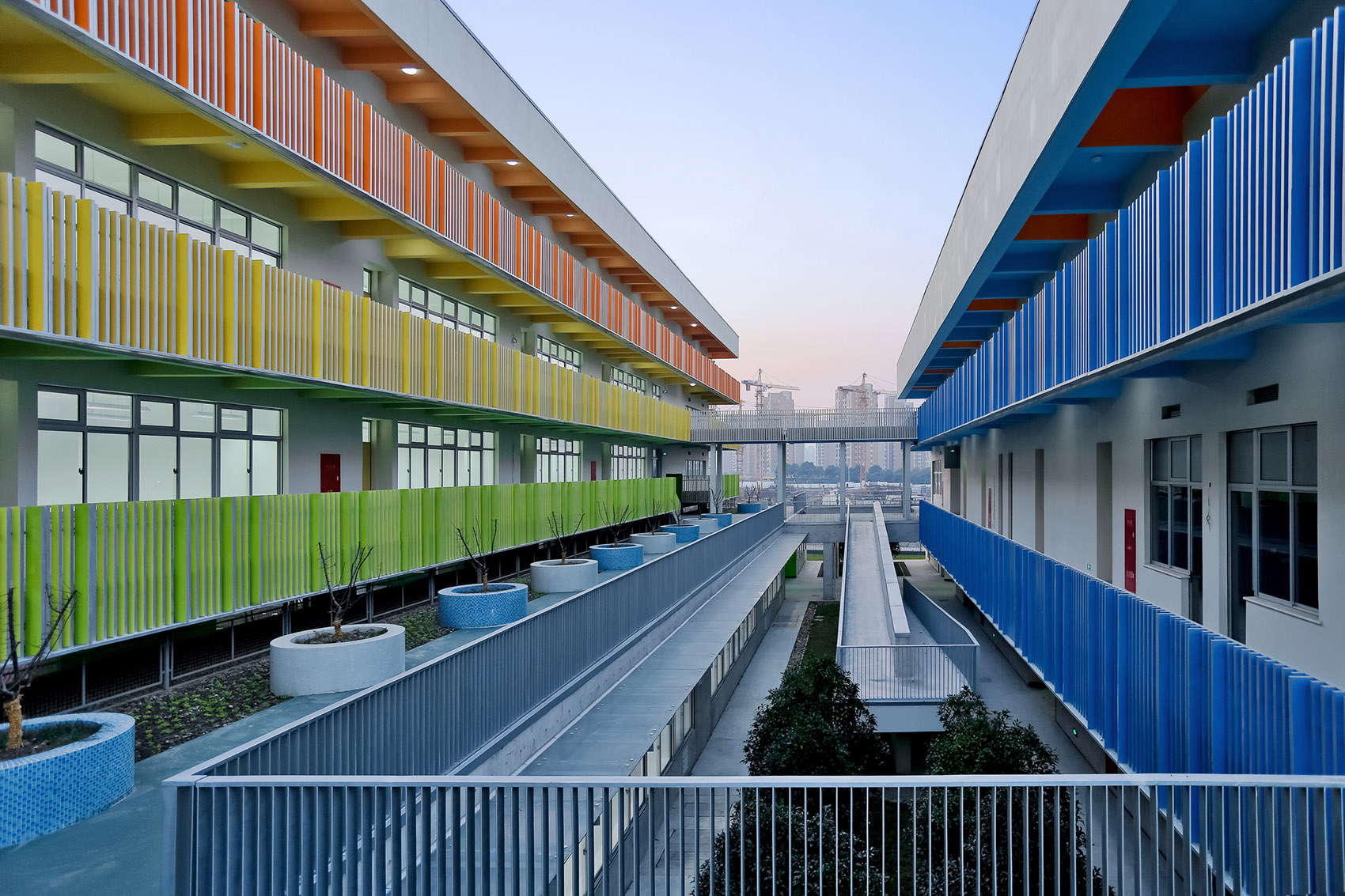 Songdian Road Junior High School, Qingpu, Shanghai by Atelier Z+ - 谷德设计网