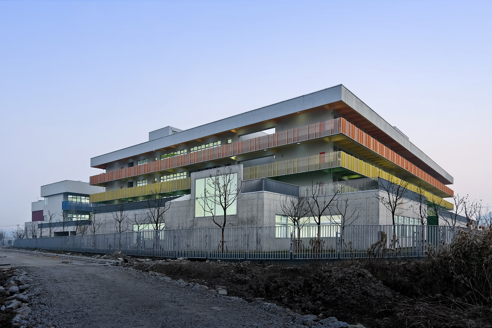 Songdian Road Junior High School, Qingpu, Shanghai by Atelier Z+ - 谷德设计网