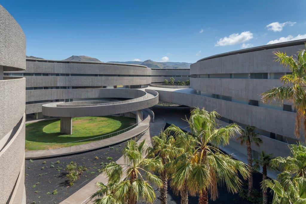 Faculty of Fine Arts, University of La Laguna by gpy arquitectos - 谷德设计网