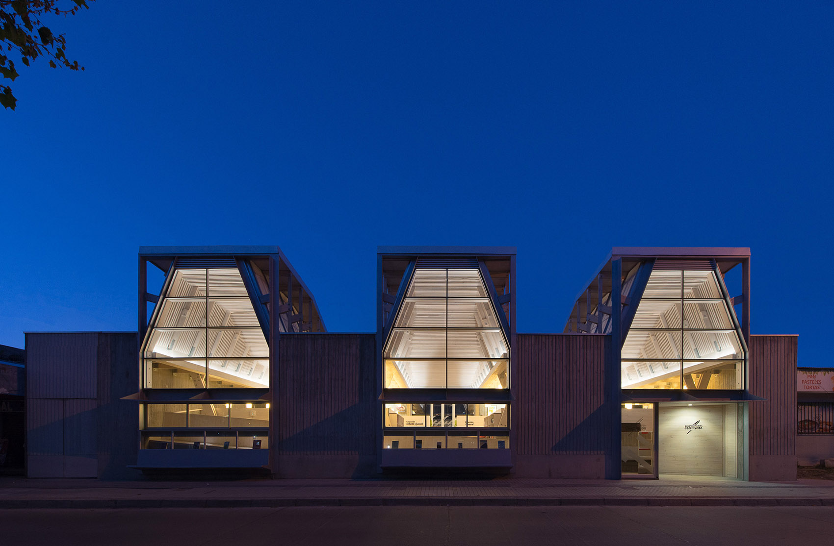 Public Library of Constitución by Sebastian Irarrázaval Arquitecto - 谷德设计网