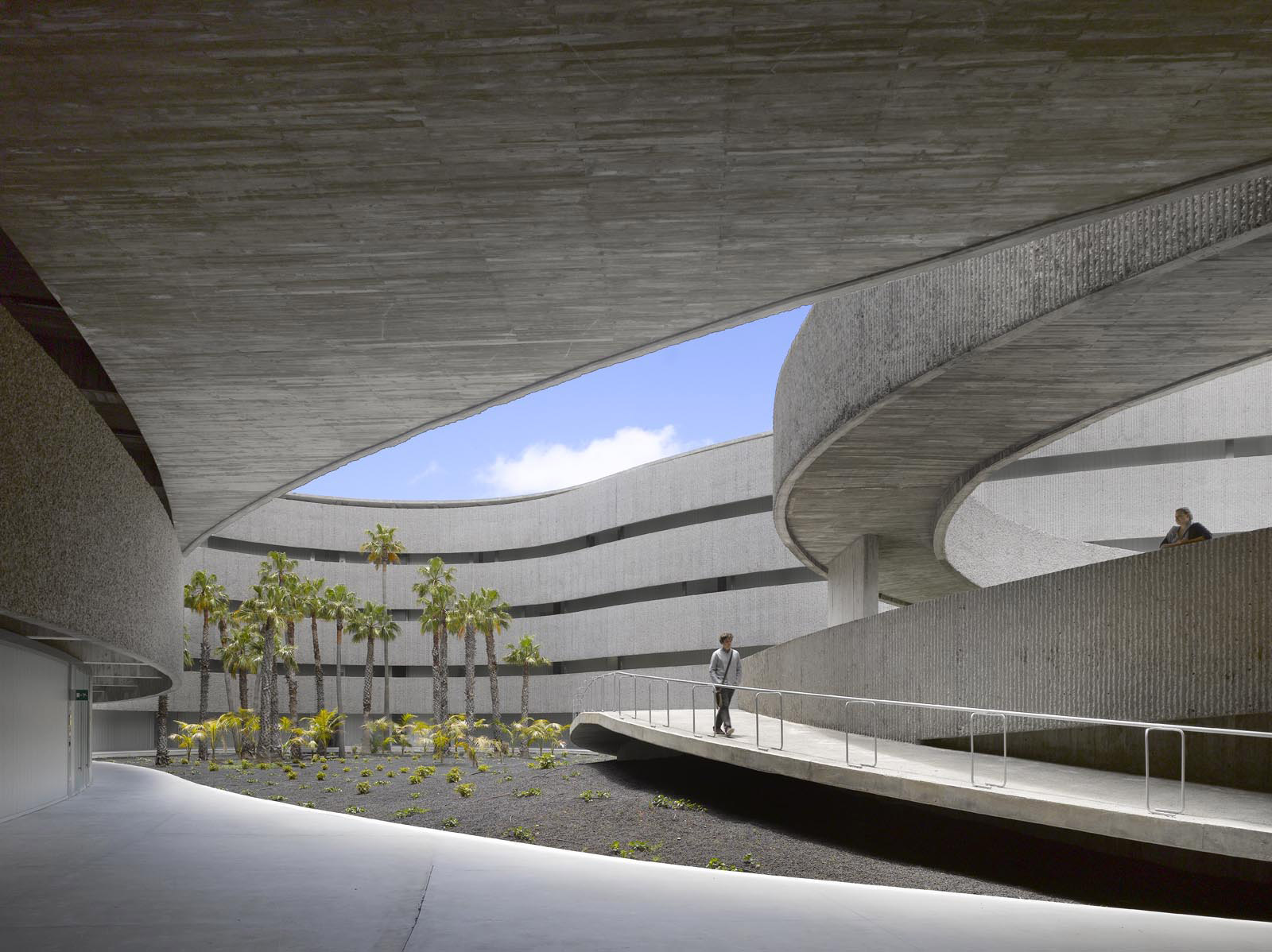 Faculty of Fine Arts, University of La Laguna by gpy arquitectos - 谷德设计网