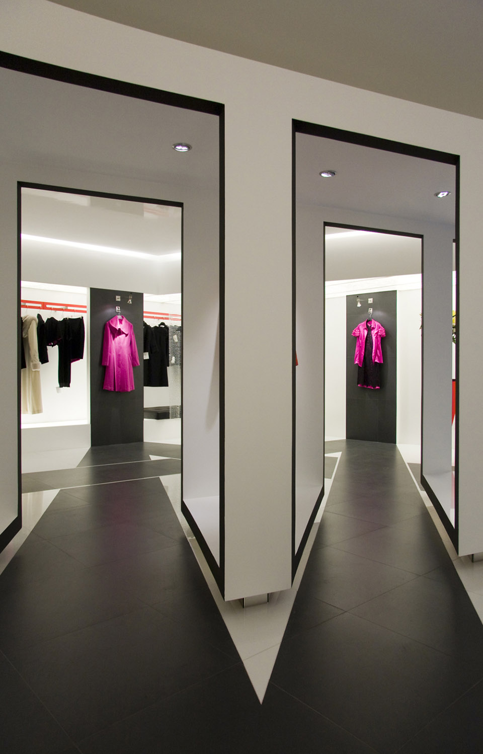 Women’s Clothing Store Design by WEI Architects - 谷德设计网
