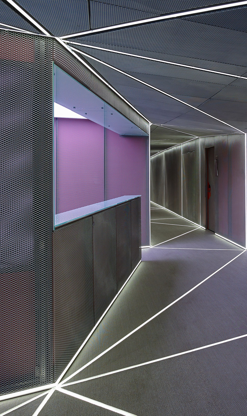 A Path in a Clubhouse by Crossboundaries - 谷德设计网
