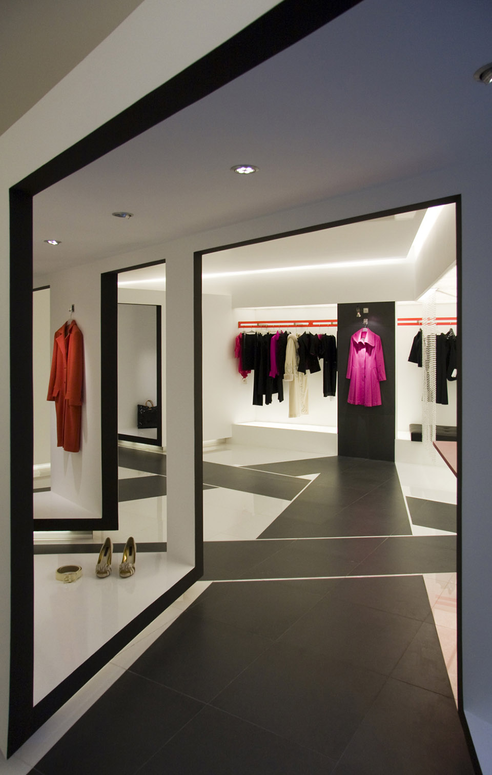 Women’s Clothing Store Design by WEI Architects - 谷德设计网